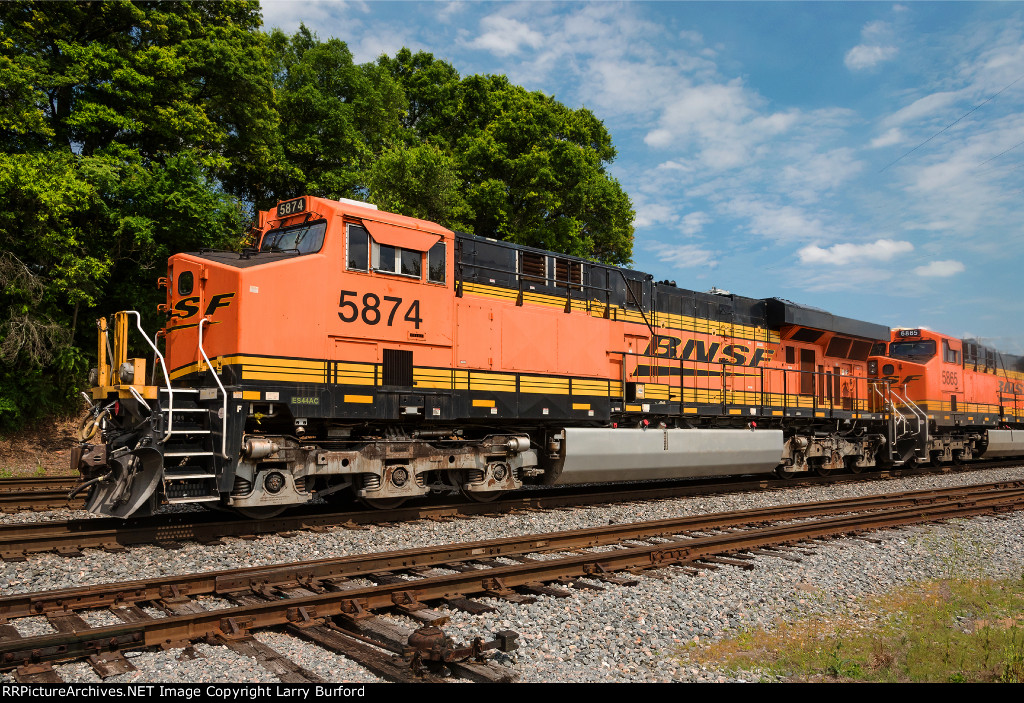 BNSF 5874